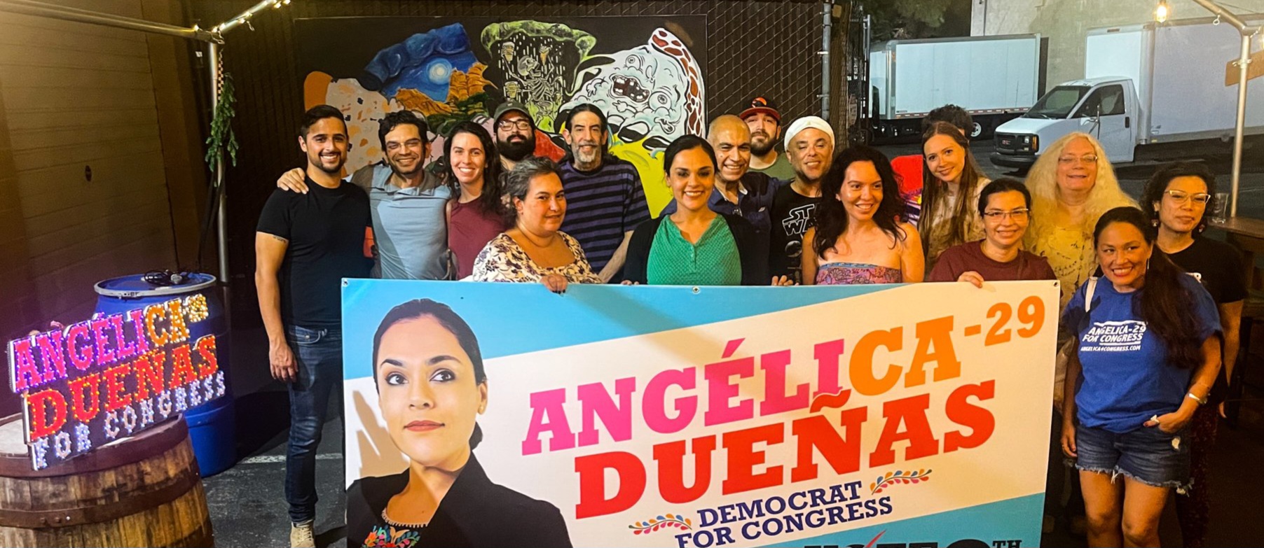About – Angélica Dueñas